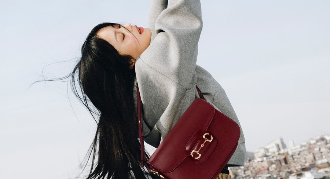 구찌, 뉴진스 하니와 함께한 ‘홀스빗 1955’ 캠페인 공개 | Hypebeast.KR | 하입비스트