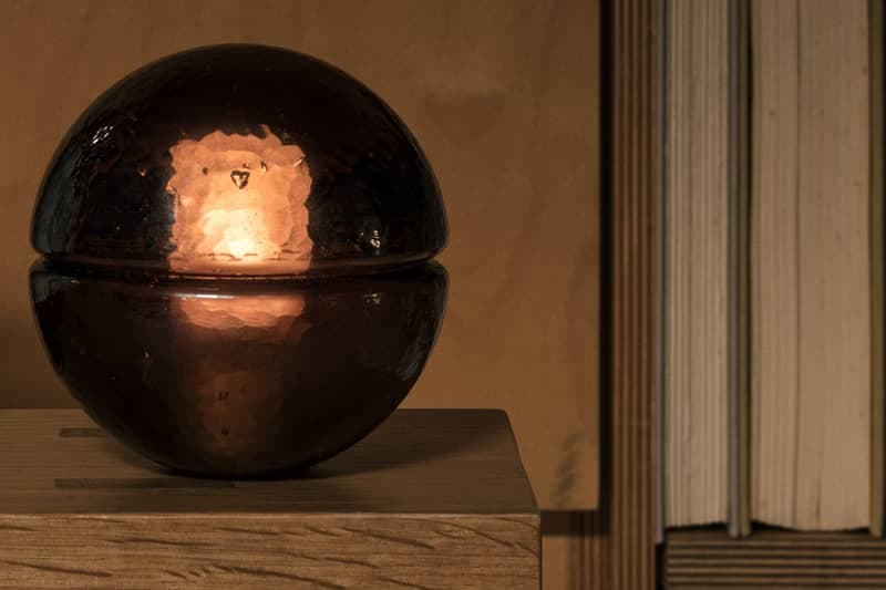 이솝이 보치와 손을 잡고 테이블 램프를 출시한다 | Hypebeast.KR | 하입비스트