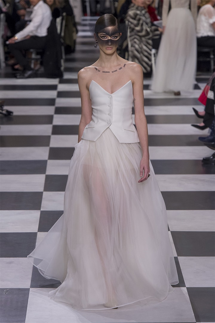 Christian Dior 2018 春夏高訂系列於巴黎時裝周 PFW 發佈 - POPBEE