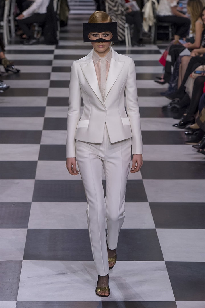 Christian Dior 2018 春夏高訂系列於巴黎時裝周 PFW 發佈 - POPBEE