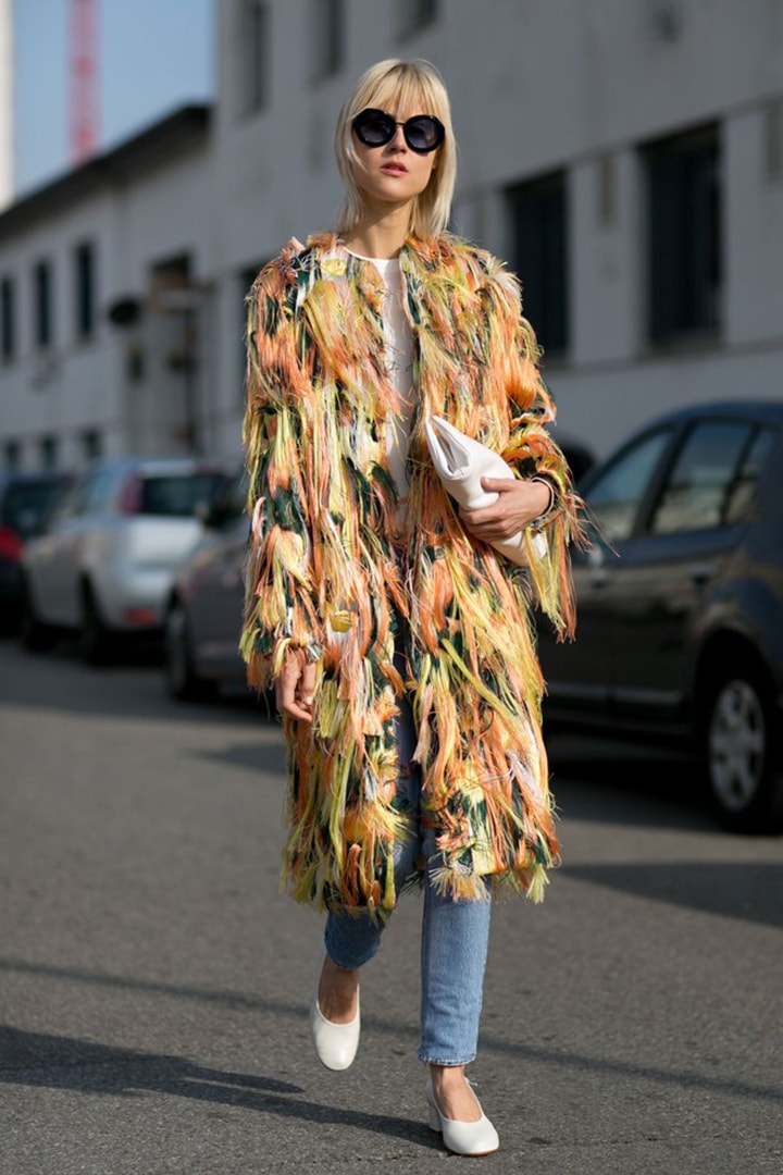 時裝週街拍照零失手穿搭組合 牛仔褲 tee - POPBEE