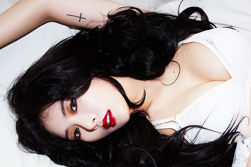 泫雅的超大膽表演露出屁股，台下粉絲大喊「她瘋了！」 - POPBEE