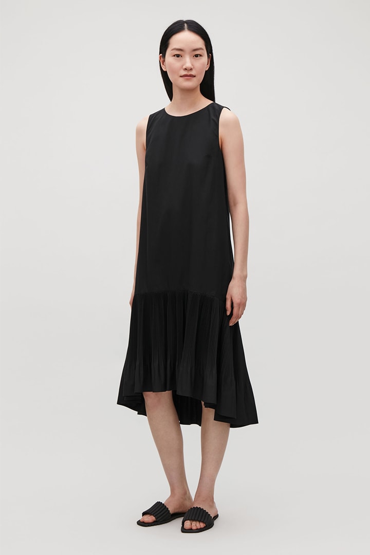 COS 簡約夏日造型穿搭靈感 - POPBEE