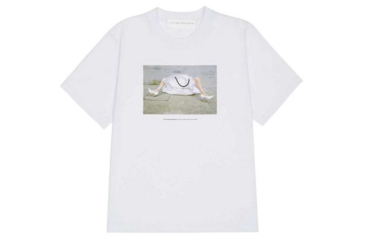 Victoria Beckham 推出 Smile Tee - POPBEE