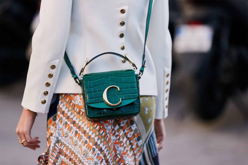 Chloé C 皮包就是今季 It Bag！巴黎街拍 70＋已證明了這一點 - POPBEE