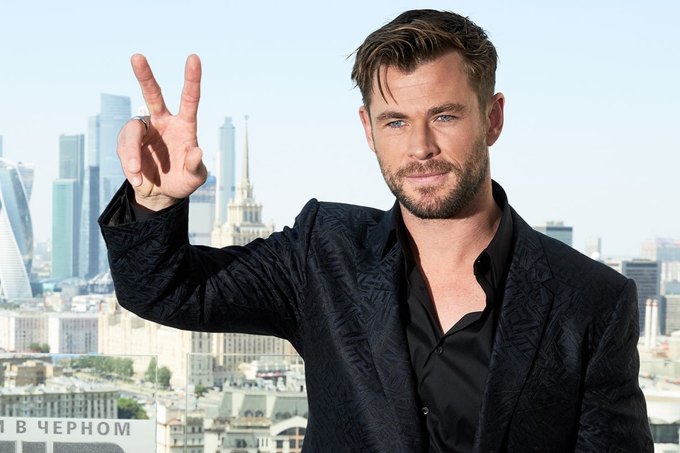 Chris Hemsworth 與 James Corden 放笑彈！「侍應挑戰」太爆笑 - POPBEE