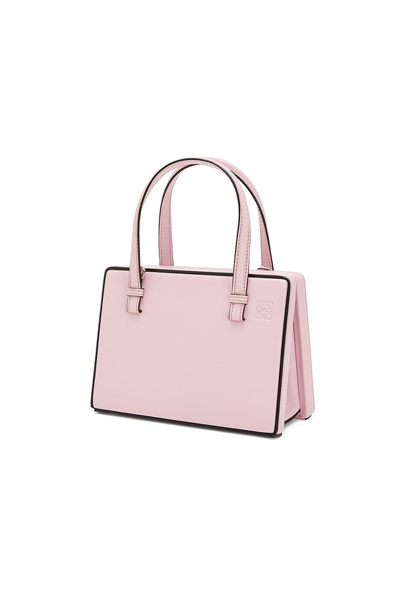Loewe 推出全新 Postal 手袋，香港的城市風景出現在限量新款上！ - POPBEE