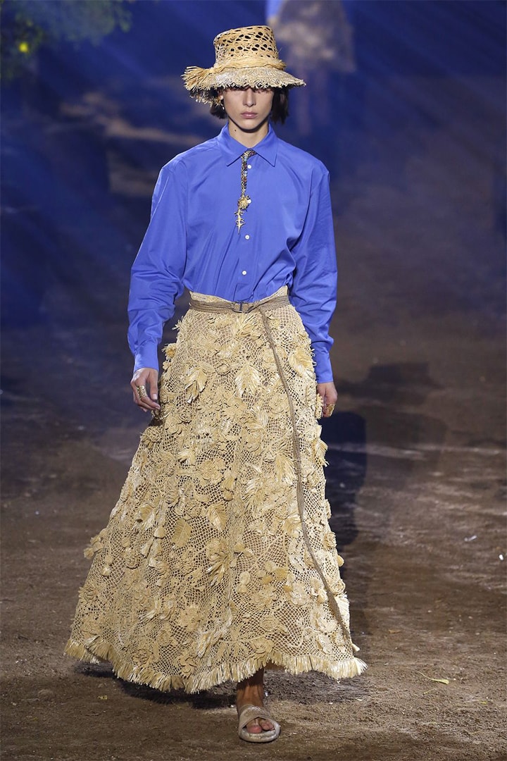 Dior 2020 春夏時裝展：植物刺繡、草編帽⋯質樸仍不減唯美！ - POPBEE