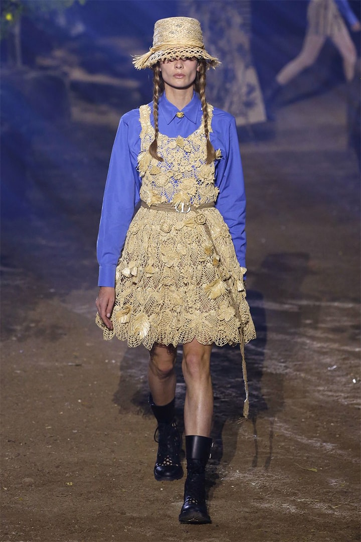Dior 2020 春夏時裝展：植物刺繡、草編帽⋯質樸仍不減唯美！ - POPBEE