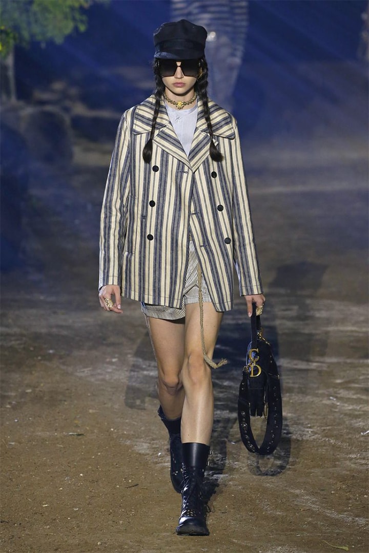 Dior 2020 春夏時裝展：植物刺繡、草編帽⋯質樸仍不減唯美！ - POPBEE