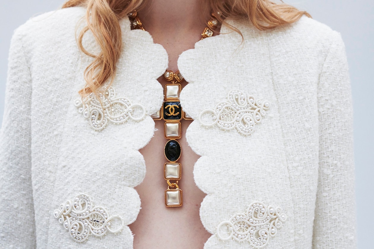 衣櫥中的最佳投資： 入手一件 Chanel Tweed Jacket，一輩子也不後悔 - POPBEE