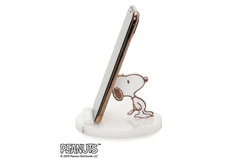 SNIDEL x《Peanuts》破天荒聯乘，其中 Snoopy 手機座與購物袋掀起搶購！ - POPBEE