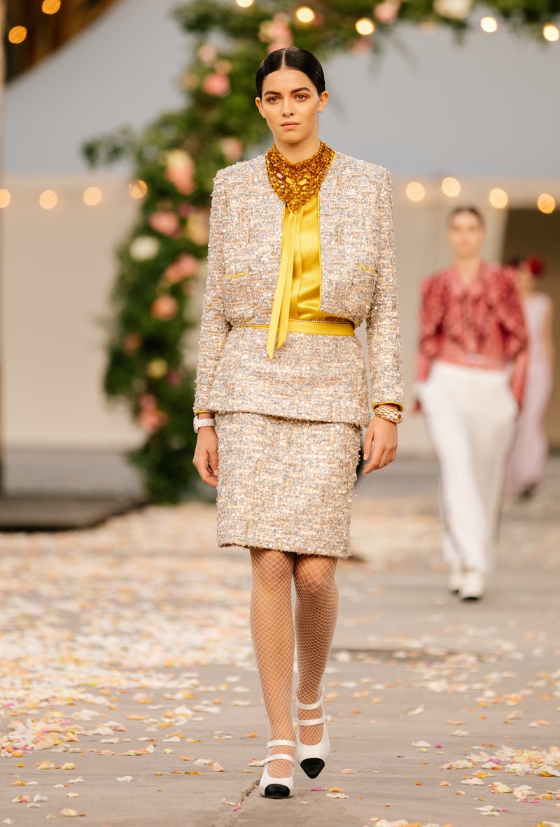 沒有華麗堆砌：Chanel SS 2021 高訂系列，一場小而美的家庭聚會！ - POPBEE