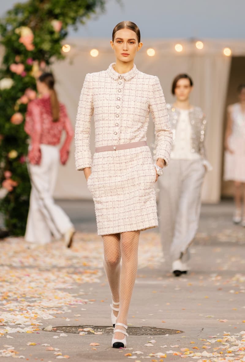 沒有華麗堆砌：Chanel SS 2021 高訂系列，一場小而美的家庭聚會！ - POPBEE