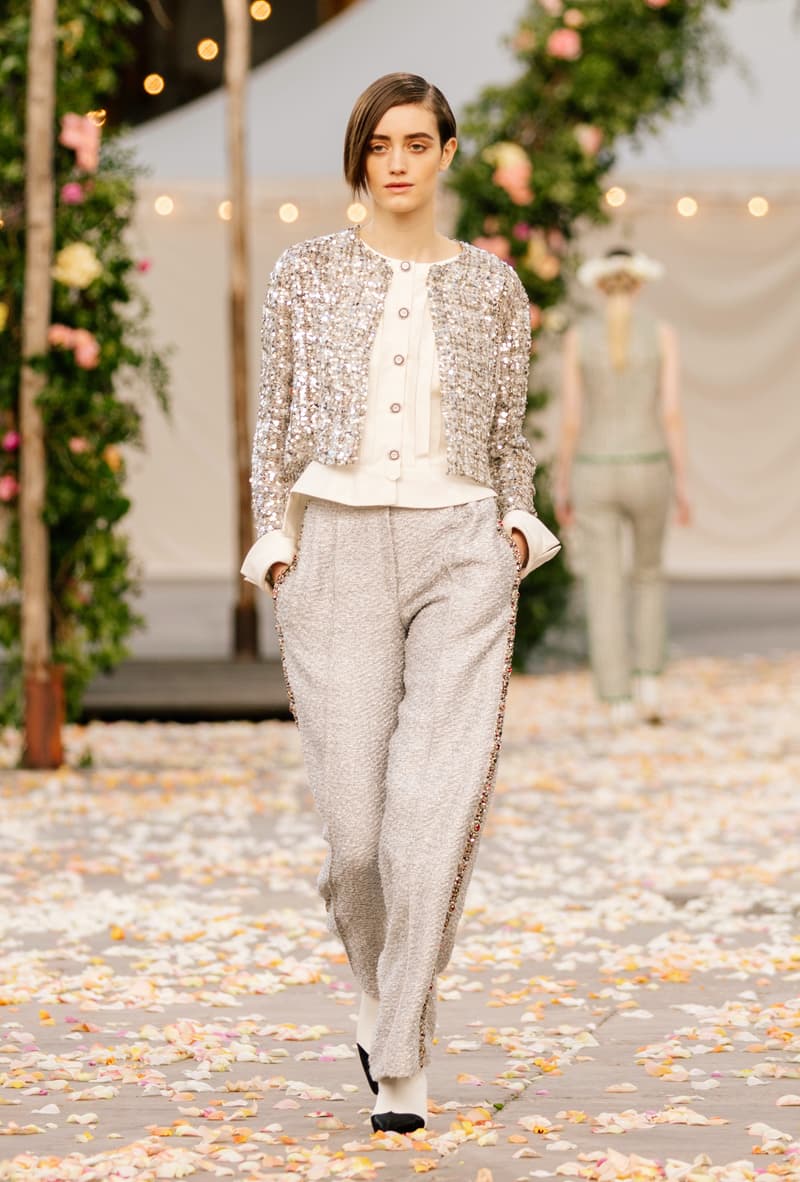 沒有華麗堆砌：Chanel SS 2021 高訂系列，一場小而美的家庭聚會！ - POPBEE