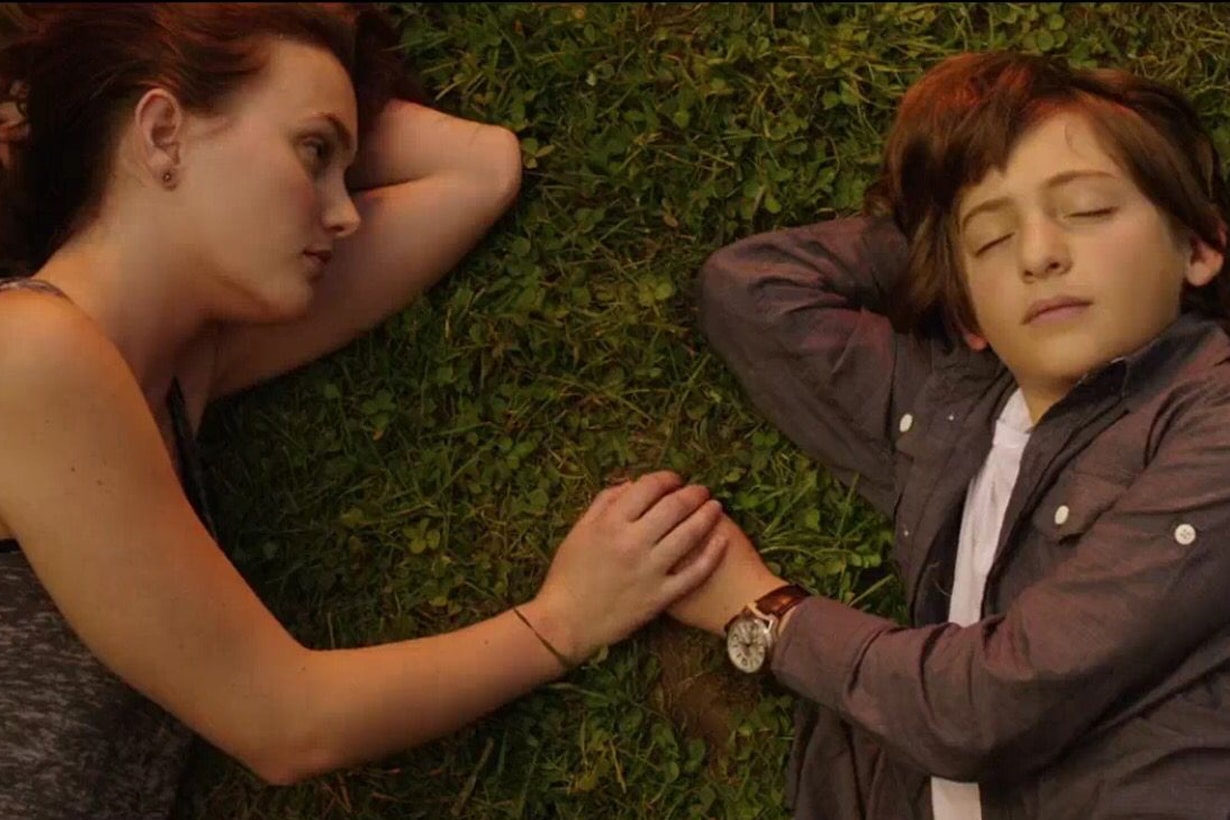 《如晴天，似雨天》：當天才少年遇上落難保姆，像極了愛情，卻又無法捉緊彼此！ - POPBEE