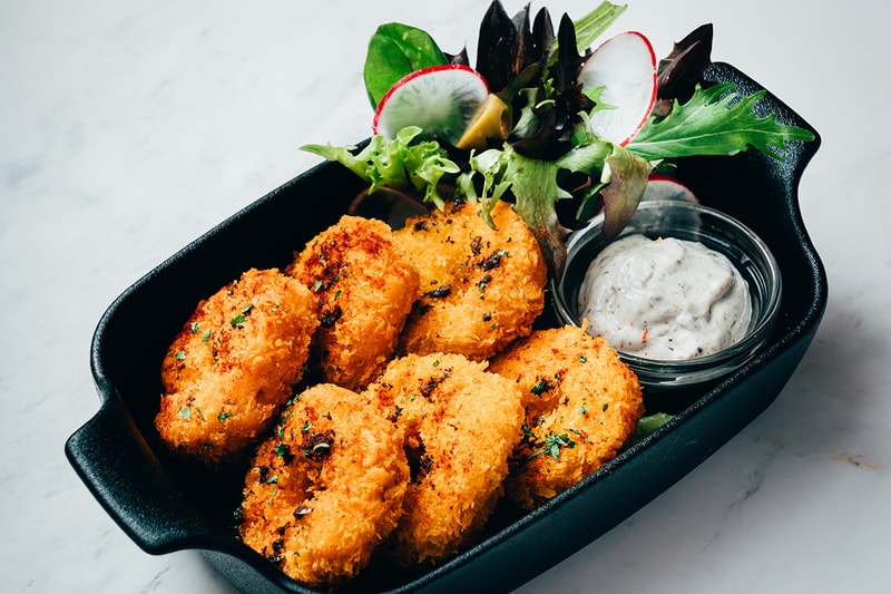 一邊欣賞價值百萬的藝術品一邊品嘗美食！推介兩間富有藝術感的 Cafe - POPBEE