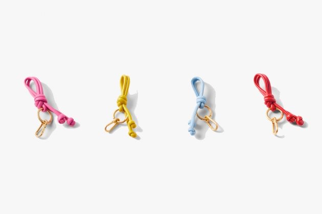 Zara 真皮鑰匙圈，還可以自選字母小掛飾！ - POPBEE