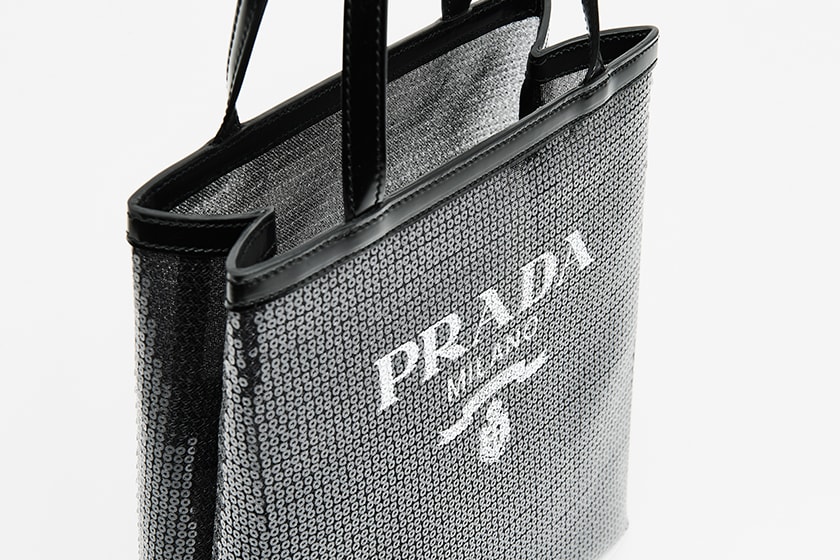 閃耀的 Prada 節日限定系列：除了手袋之外，還有迷人的 AirPods 掛飾、流蘇髮夾！ - POPBEE