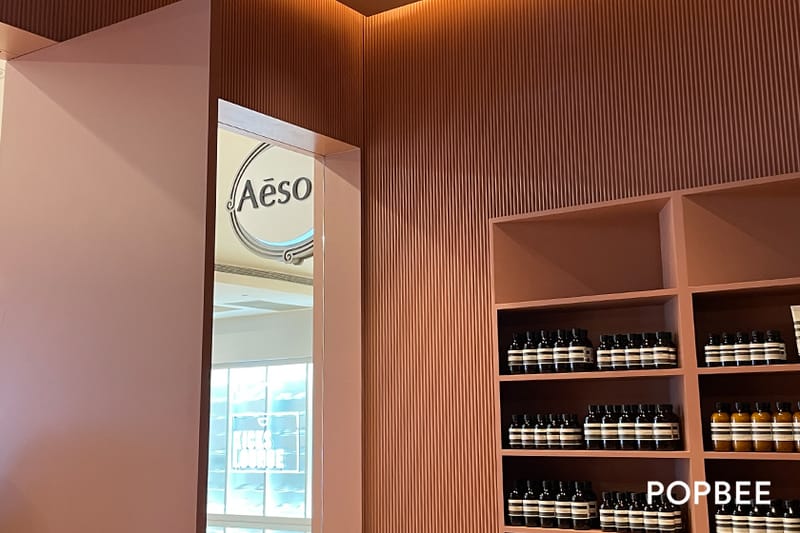 Aesop 101 重新開幕！走進溫暖的珊瑚橘色店舖，首座「藏香櫃」讓你找到最適合的香氛！ - POPBEE