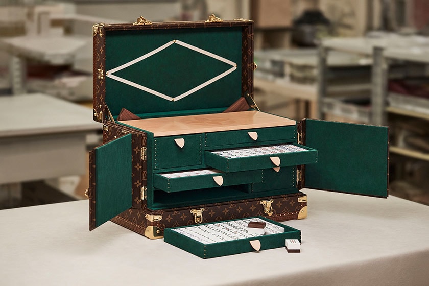 Louis Vuitton 最美麻將硬箱、辦公桌迷人登場，每格小抽屜打開都是驚喜！ - POPBEE