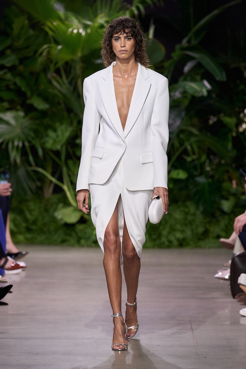 NYFW：Michael Kors 2023 春夏系列，女人自信又瀟灑的都會裝束 - POPBEE