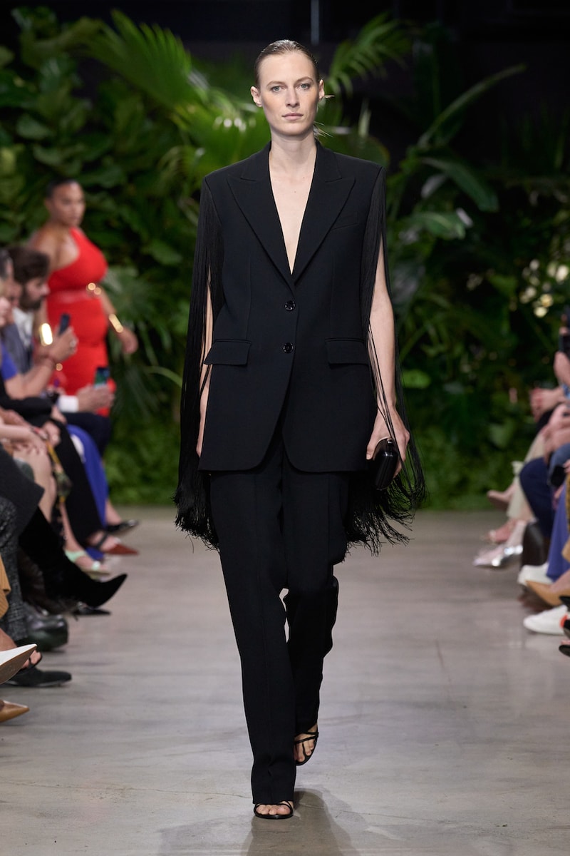 NYFW：Michael Kors 2023 春夏系列，女人自信又瀟灑的都會裝束 - POPBEE