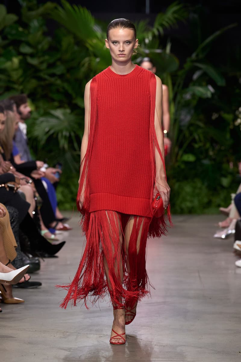 NYFW：Michael Kors 2023 春夏系列，女人自信又瀟灑的都會裝束 - POPBEE