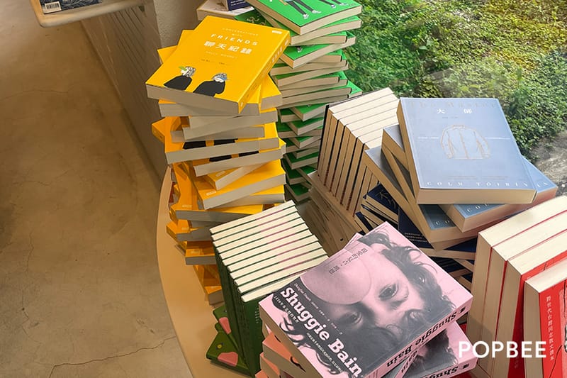 走過紐約、洛杉磯、柏林、東京，Aesop「酷兒文學圖書館」再次回歸台灣！ - POPBEE