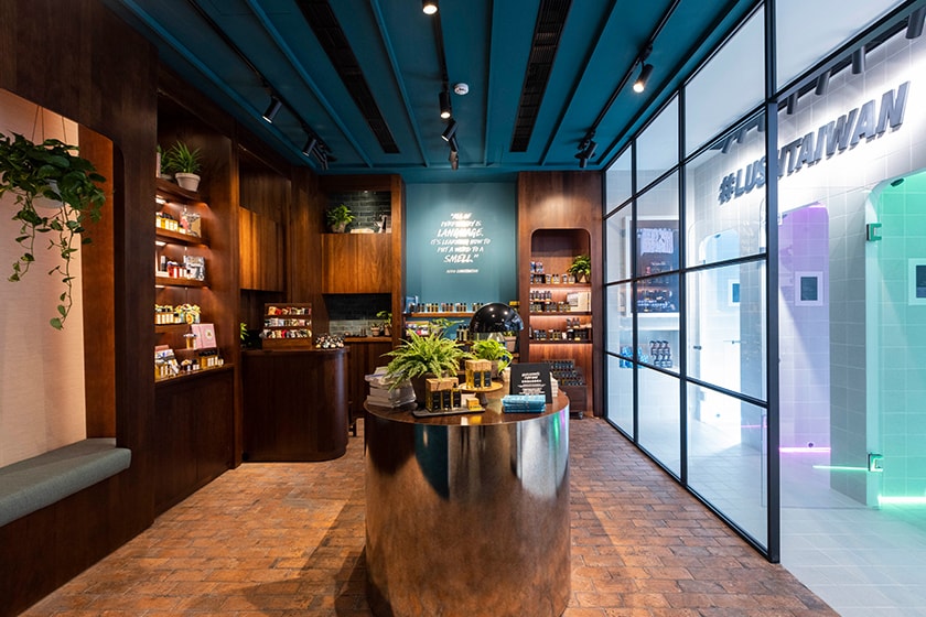 香氛被書與黑膠圍繞：Lush 亞洲第三家「香水圖書館」在台灣正式開幕！ - POPBEE