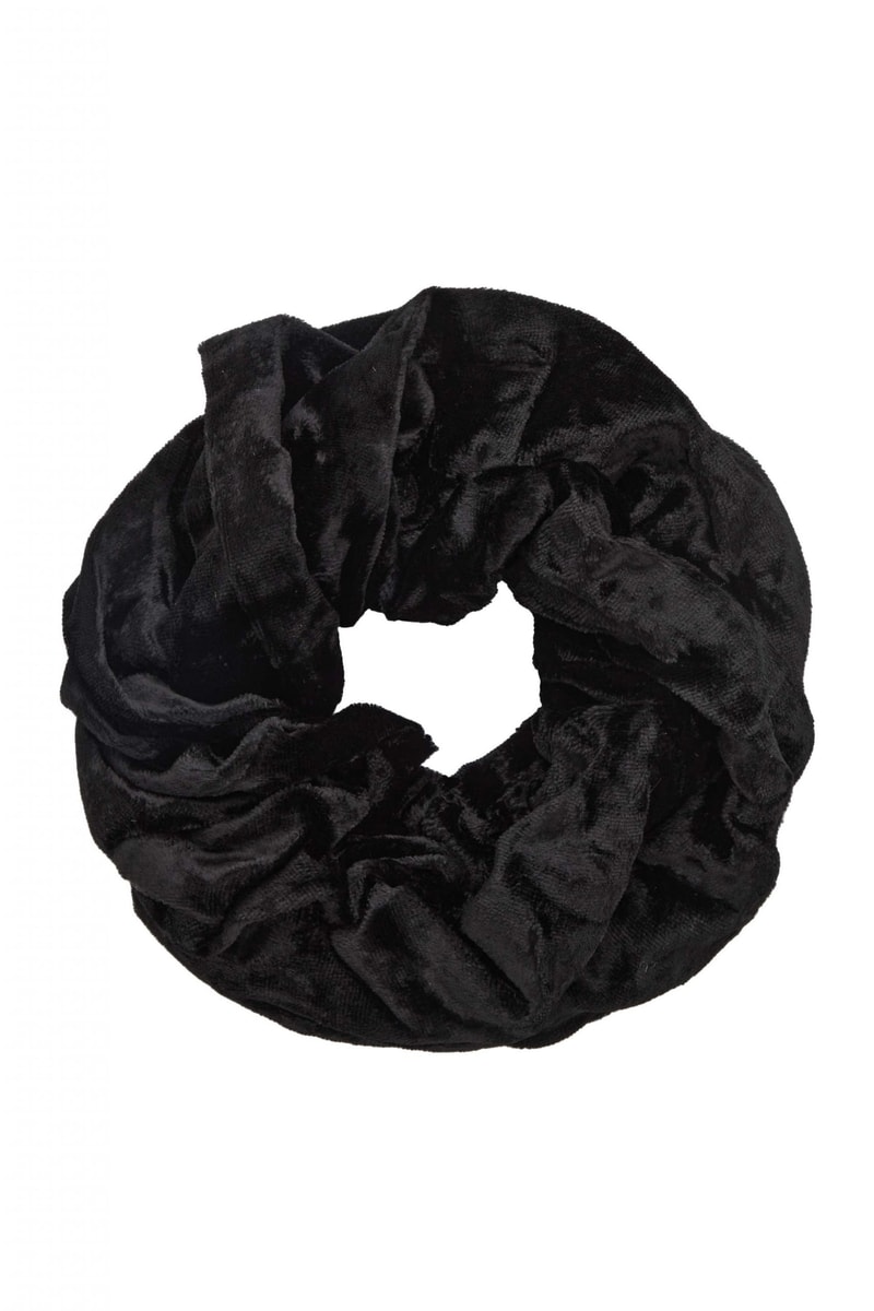 從 COS 2022 冬日系列，翻找年復一年不過時的經典單品！ - POPBEE