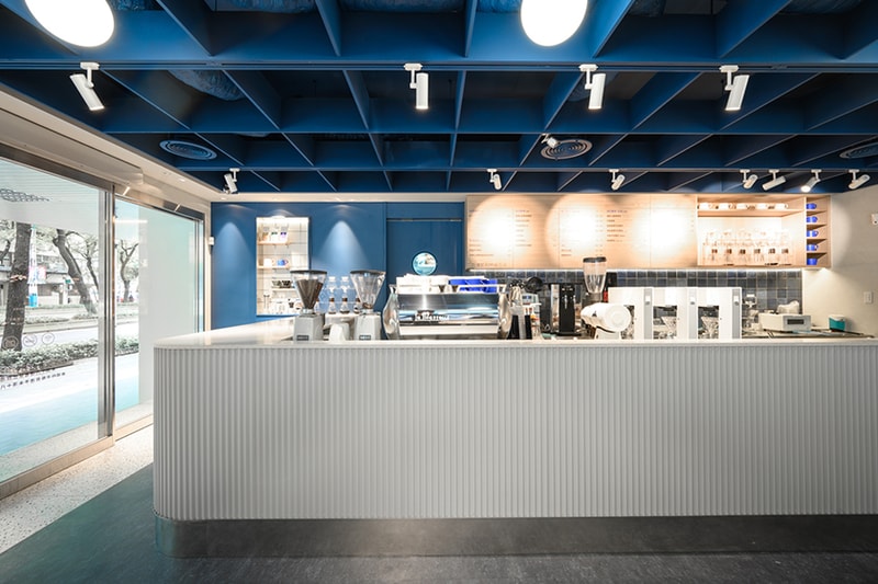 全家開咖啡廳了！首間概念店 Let’s Café PLUS 座落中山區，一次品嚐 25 種專業咖啡和甜點！ - POPBEE