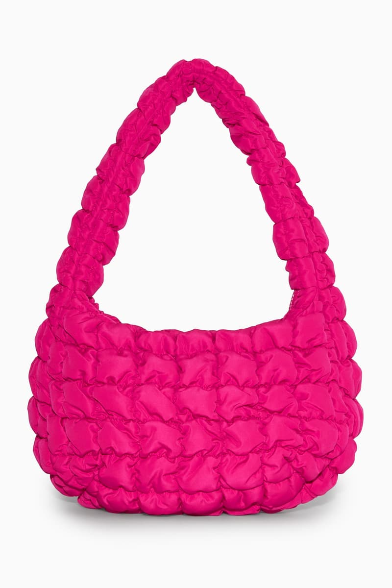 不只從 COS 翻到高級新春單品，Jennie 同款雲朵包更推出全新配色！ - POPBEE