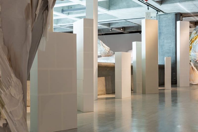 北美館的隱藏版空間展覽：或許也被你忽略的「崎 Heterogeneous」，以紙打造絕美山林景致。 - POPBEE