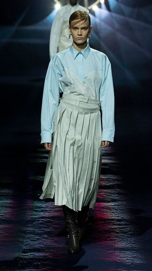 MFW：Fendi 秋冬大秀抽不離的優雅別緻，全新 FENDI Multi 手袋登場！ - POPBEE