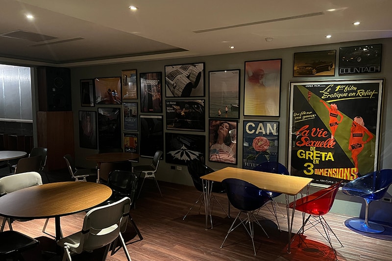 藏在歇業老飯店裡的秘密基地：步入 Ruby Cherry Rose 穿梭在日夜之間的浪漫寫意。 - POPBEE