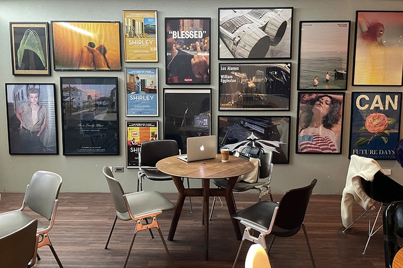 藏在歇業老飯店裡的秘密基地：步入 Ruby Cherry Rose 穿梭在日夜之間的浪漫寫意。 - POPBEE