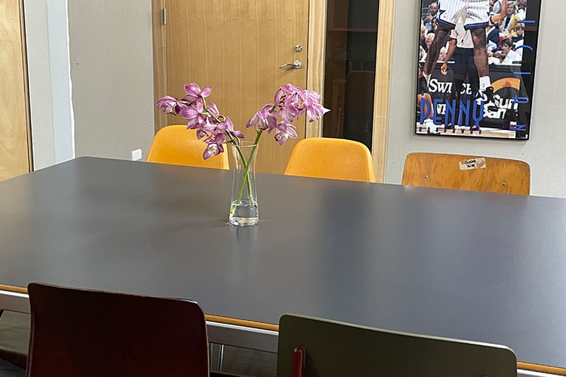 藏在歇業老飯店裡的秘密基地：步入 Ruby Cherry Rose 穿梭在日夜之間的浪漫寫意。 - POPBEE