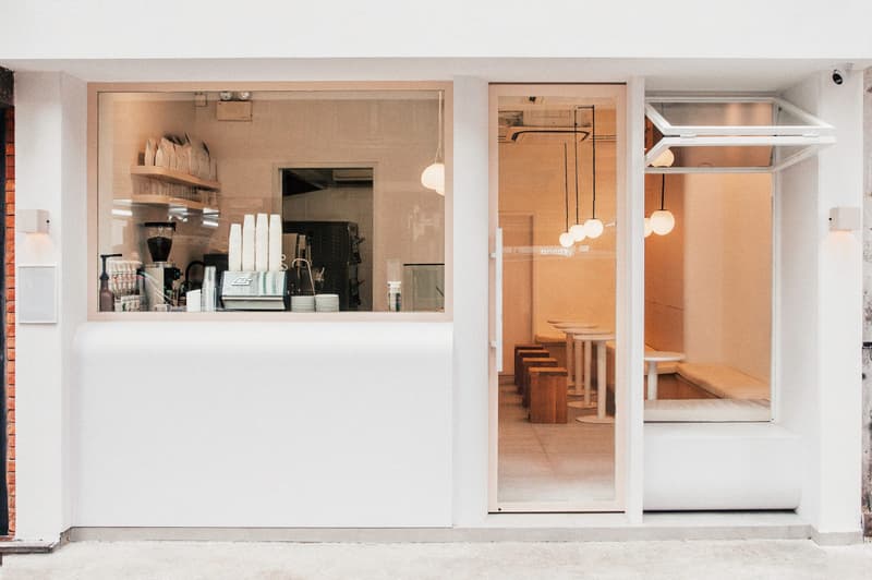 ONEDAY COFFEE ：大坑純白咖啡空間，標誌性 Bear Bear Madeleine - POPBEE