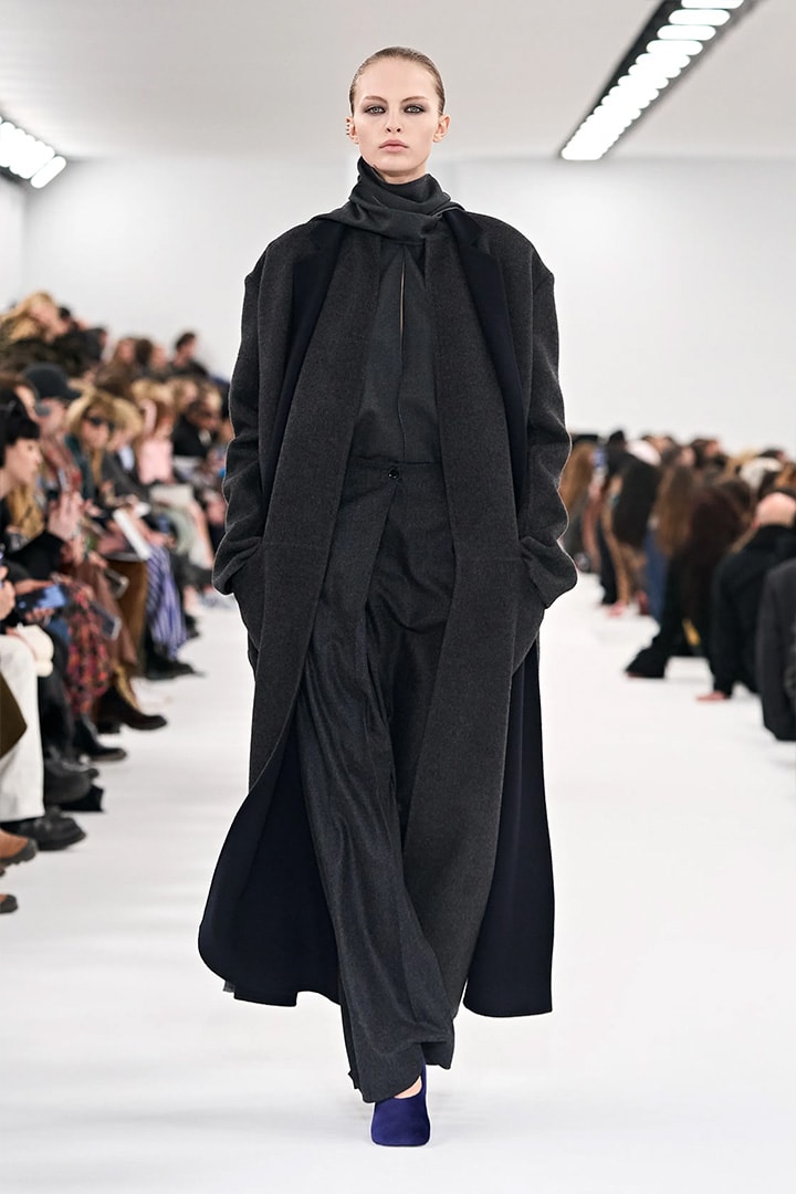 PFW：Givenchy 擋不住的神秘氣息，為你帶來街頭與優雅結合的雙重盛宴！ - POPBEE