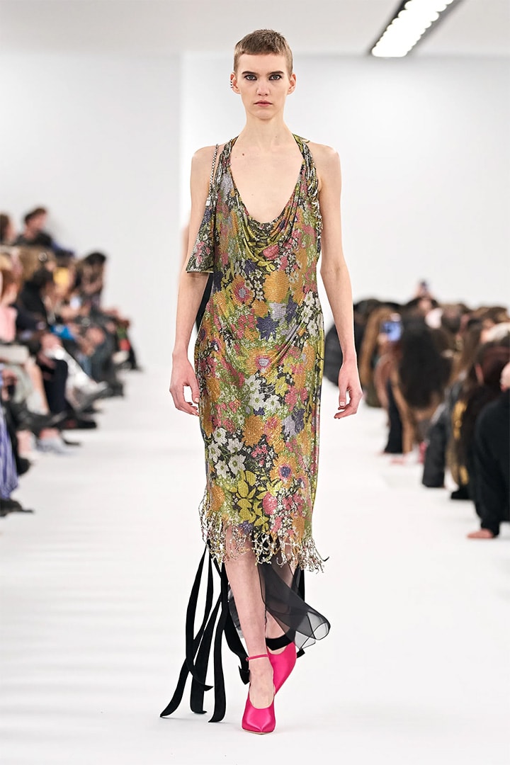 PFW：Givenchy 擋不住的神秘氣息，為你帶來街頭與優雅結合的雙重盛宴！ - POPBEE