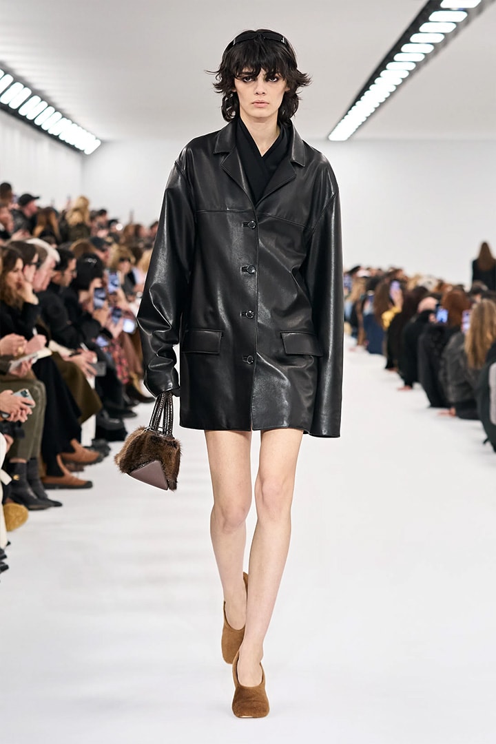 PFW：Givenchy 擋不住的神秘氣息，為你帶來街頭與優雅結合的雙重盛宴！ - POPBEE