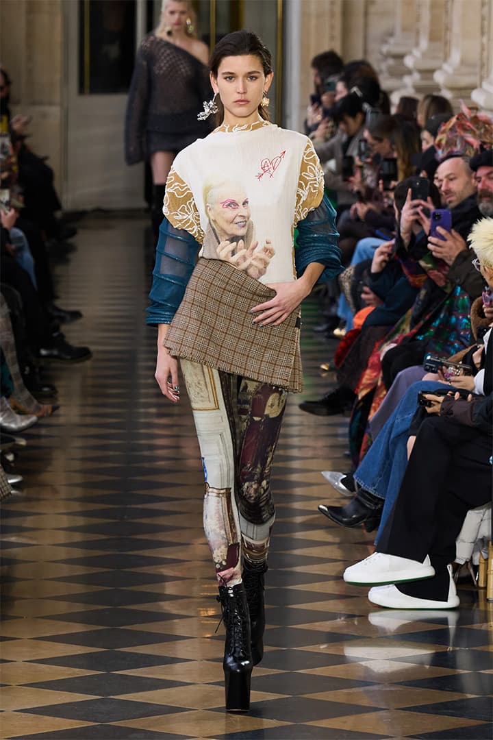 PFW：Vivienne Westwood 遺作依然充斥著反叛美學，孫女 Cora 更作 Model 壓軸登場！ - POPBEE