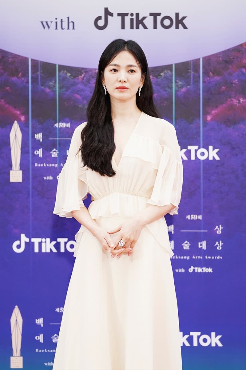 2023 百想藝術大賞紅毯：IU、宋慧喬... 紛紛穿上白色禮服，太多仙女下凡！ - POPBEE