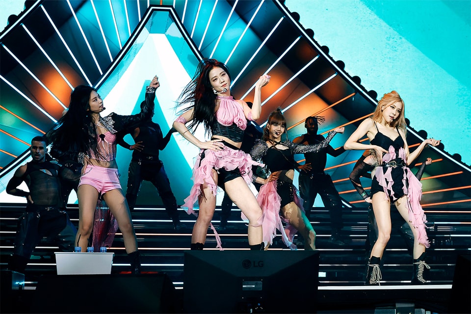 BLACKPINK 出演 Coachella 沒有穿著自己代言品牌，而是選擇了「它」！ - POPBEE