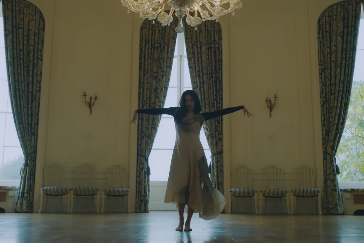 網民發現 Jennie、Rosé、Jisoo 的 solo MV 很多相似點，是製作團隊的太懶還是這是 YG 喜歡的風格？ - POPBEE