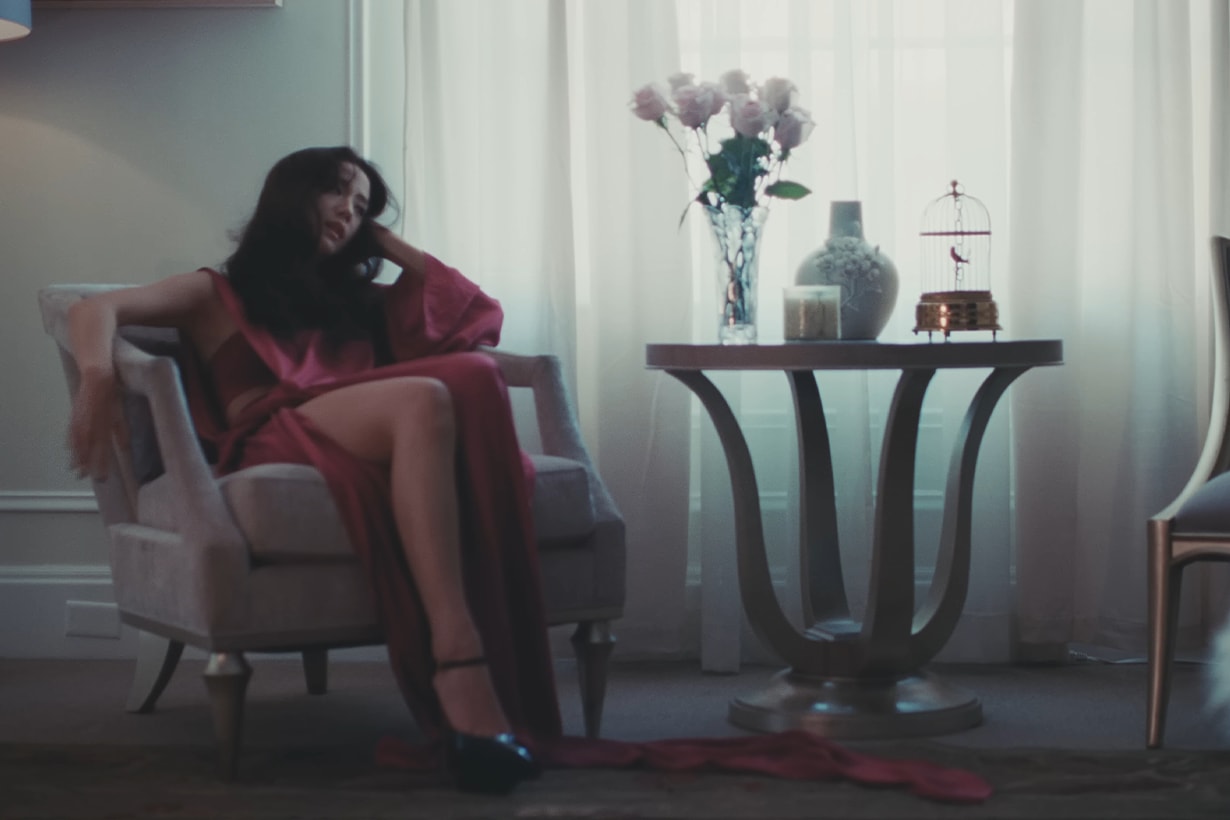 網民發現 Jennie、Rosé、Jisoo 的 solo MV 很多相似點，是製作團隊的太懶還是這是 YG 喜歡的風格？ - POPBEE