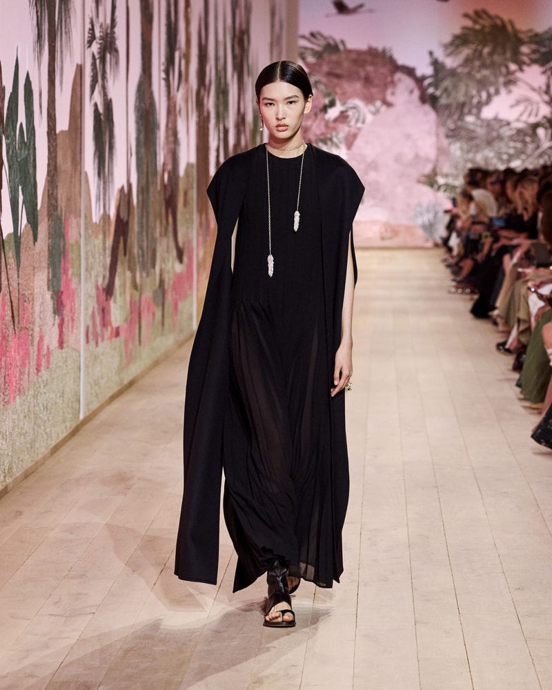 巴黎高訂：當 Dior 女神入凡間，褶皺、珍珠、刺繡... 因細緻而閃耀！ - POPBEE