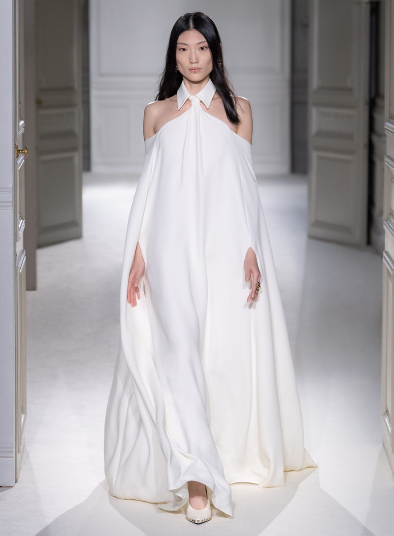 Valentino 2023 秋冬系列：打破「Black Tie」舊有規範，穿出不一樣的正裝 - POPBEE