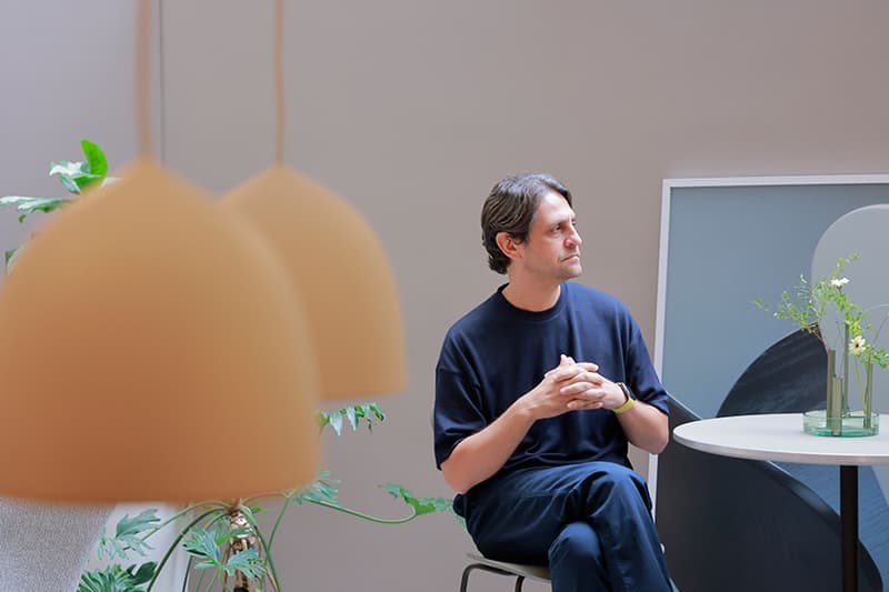 綠蔭下走入 Fritz Hansen，迷上丹麥百年品牌的絕美居家氛圍。 - POPBEE